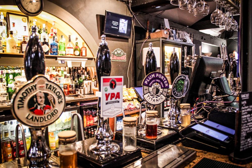 Home [www.thecourtyardbar.co.uk]